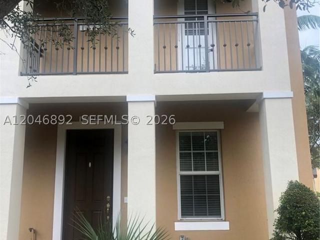 3 bedroom luxury Townhouse for rent in Pembroke Pines, Florida
