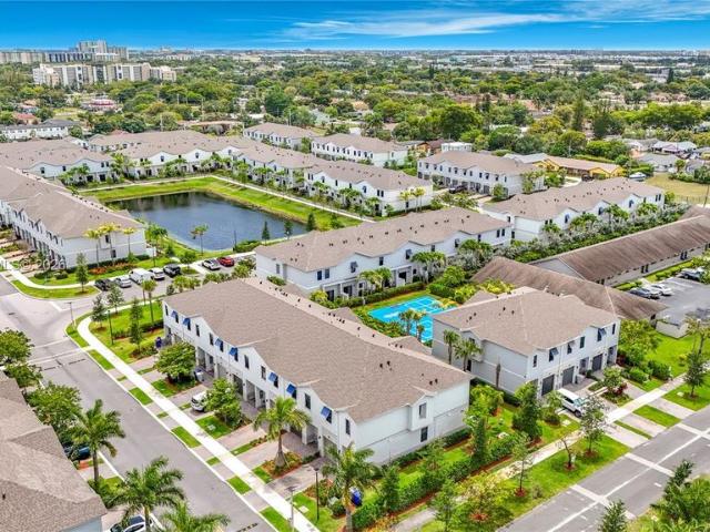 3 bedroom luxury Townhouse for rent in Pompano Beach, Florida