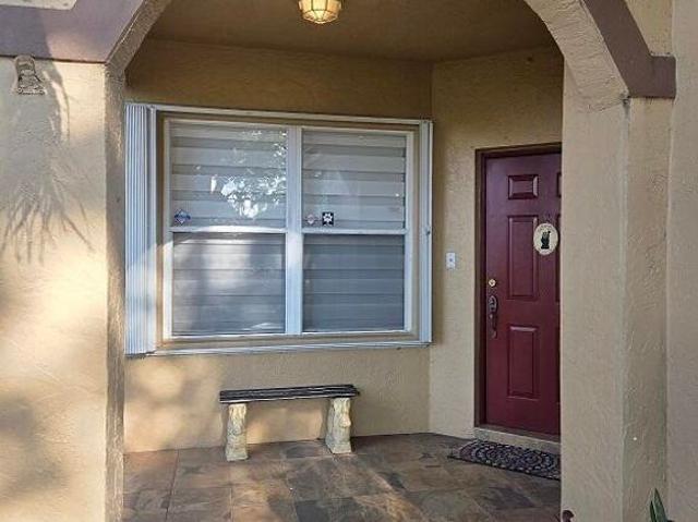 3 bedroom luxury Townhouse for rent in Plantation, Florida