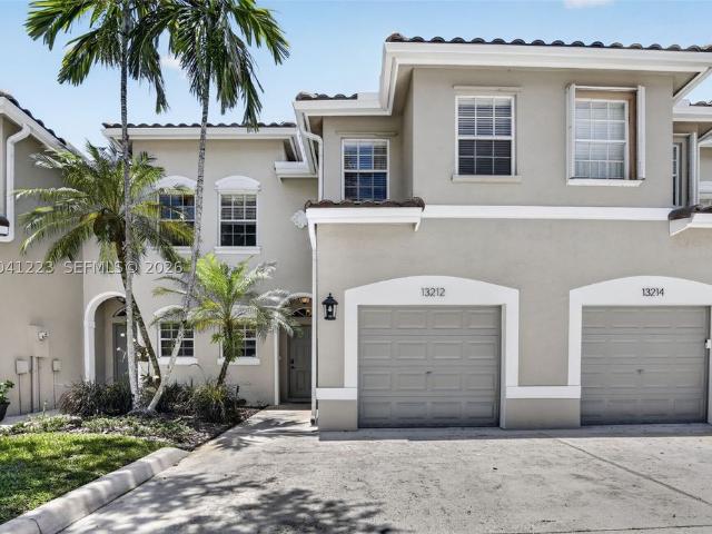 3 bedroom luxury Townhouse for rent in Plantation, Florida