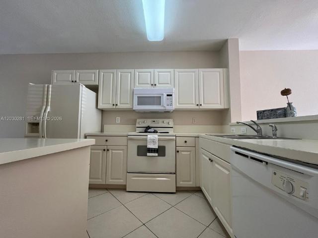3 bedroom luxury Townhouse for rent in Riviera Beach, Florida