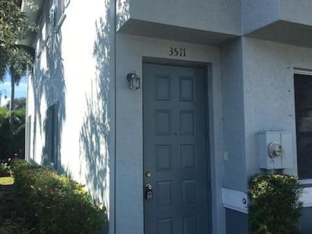 3 bedroom luxury Townhouse for rent in Riviera Beach, United States