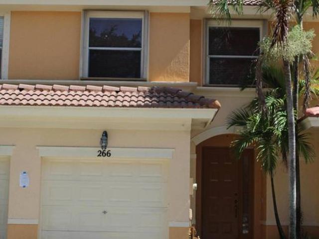 3 bedroom luxury Townhouse for rent in Royal Palm Beach, Florida