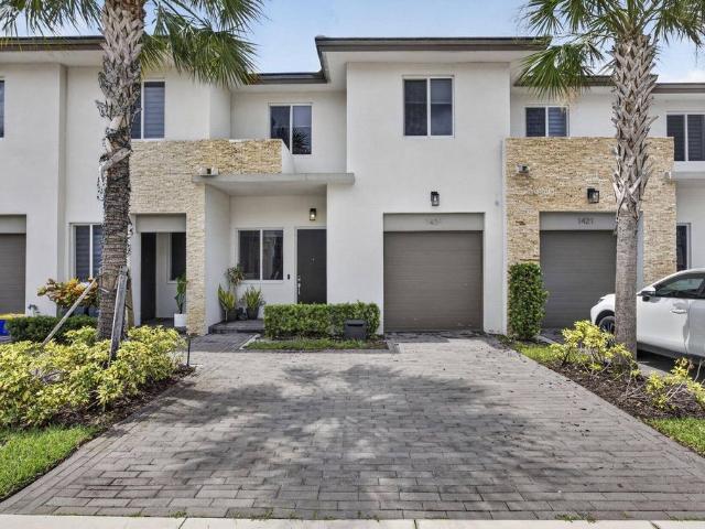 3 bedroom luxury Townhouse for rent in Royal Palm Beach, Florida