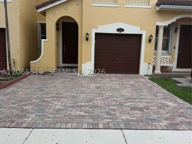 3 bedroom luxury Townhouse for rent in South Miami Heights, Florida