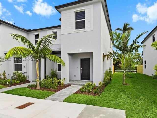 3 bedroom luxury Townhouse for rent in South Miami Heights, United States