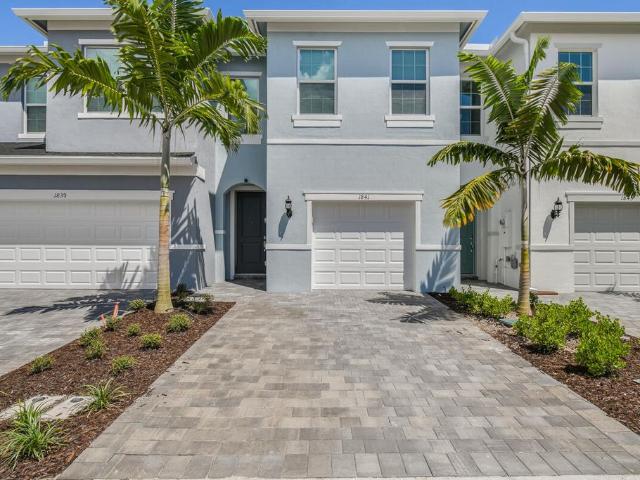 3 bedroom luxury Townhouse for rent in Stuart, United States