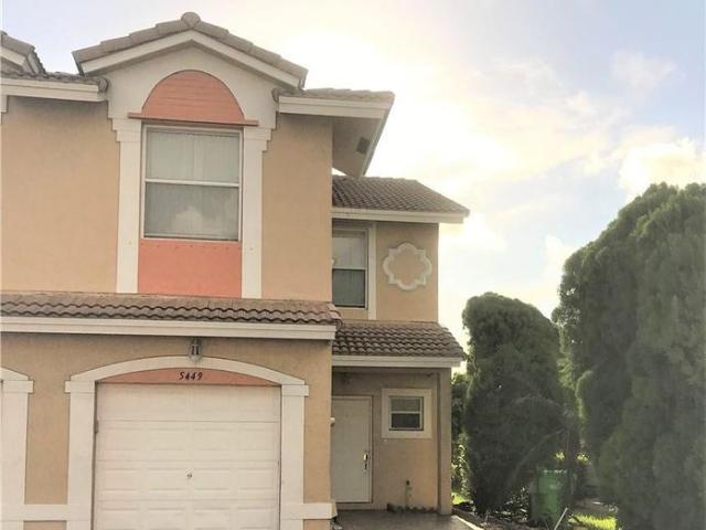 3 bedroom luxury Townhouse for rent in Sunrise, Florida