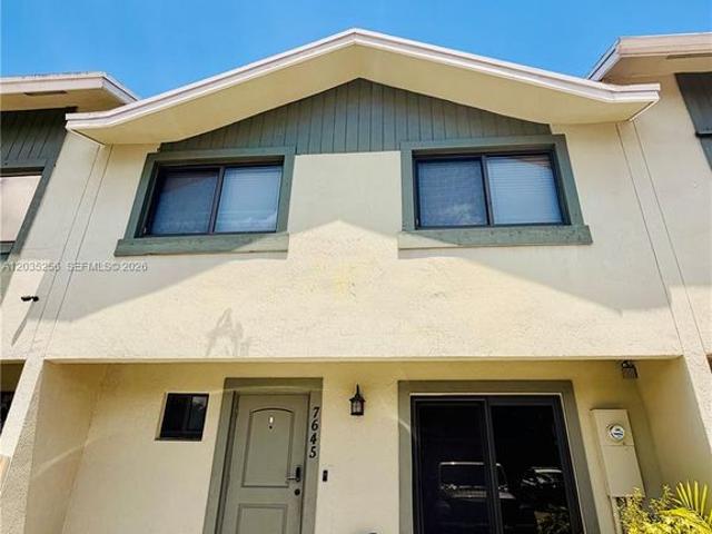 3 bedroom luxury Townhouse for rent in Sunrise, Florida