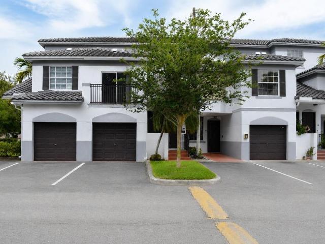 3 bedroom luxury Townhouse for rent in Sunrise, Florida