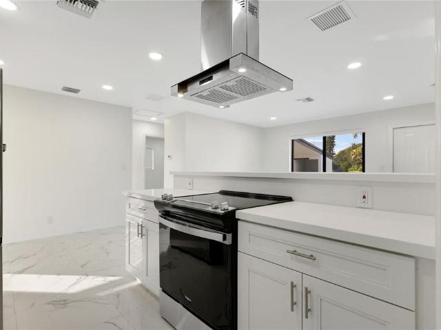 3 bedroom luxury Villa for rent in Margate Estates, Florida