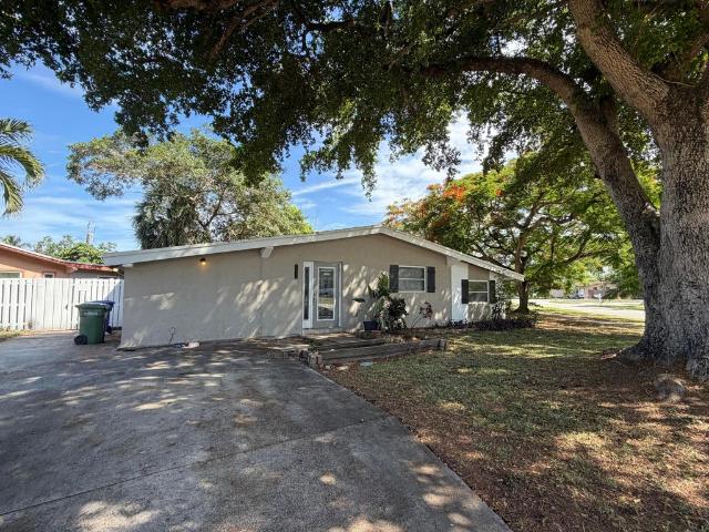 3 bedroom luxury Villa for rent in Margate Estates, Florida