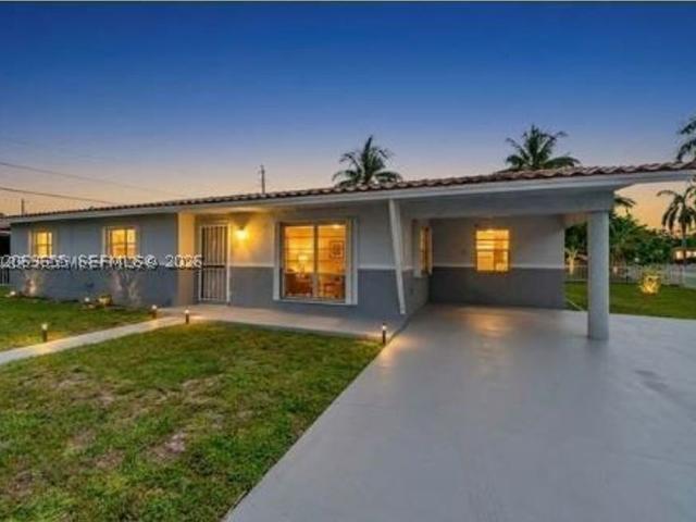 3 bedroom luxury Villa for rent in Miami Gardens, Florida