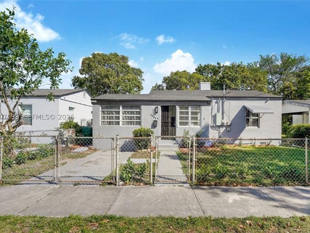 3 bedroom luxury Villa for rent in Miami Heights Trailer Park, Florida