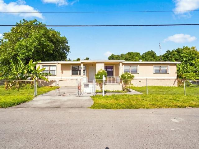 3 bedroom luxury Villa for rent in Miami Heights Trailer Park, Florida