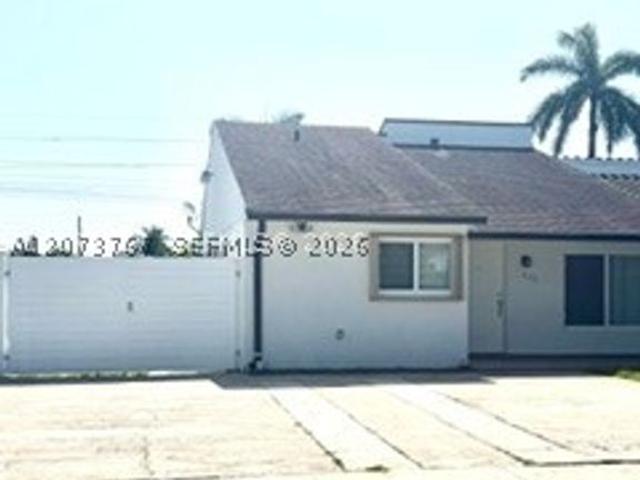 3 bedroom luxury Villa for rent in Miami Terrace Mobile Home, Florida