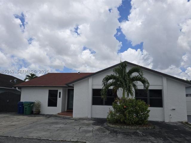 3 bedroom luxury Villa for rent in Miami Terrace Mobile Home, Florida