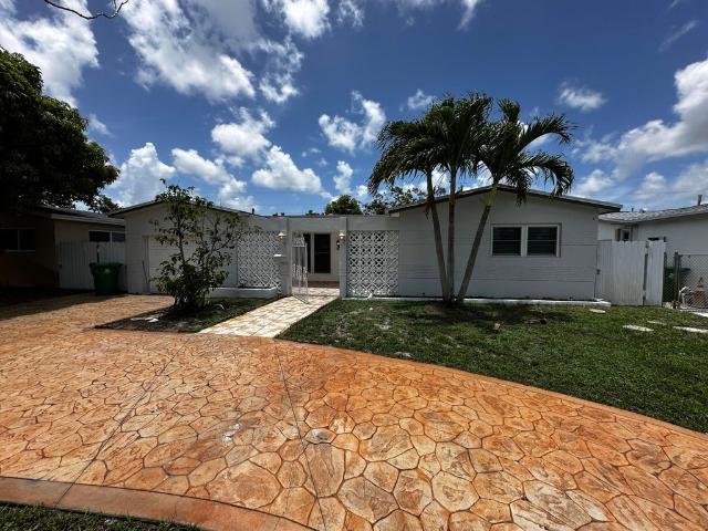 3 bedroom luxury Villa for rent in Miramar, Florida