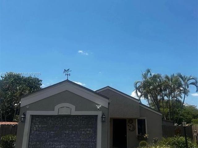 3 bedroom luxury Villa for rent in Miramar, Florida