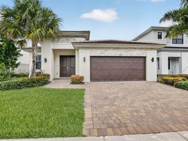3 bedroom luxury Villa for rent in Miramar, Florida
