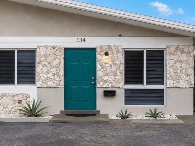 3 bedroom luxury Villa for rent in Oakland Park, Florida