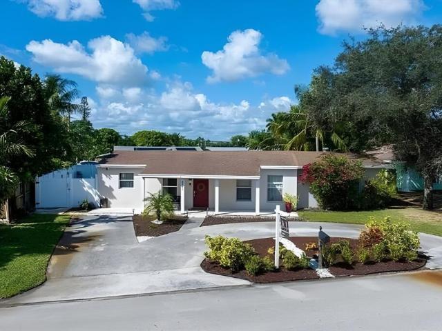 3 bedroom luxury Villa for rent in Atlantis, Florida