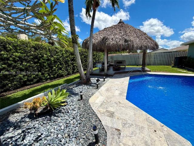 3 bedroom luxury Villa for rent in Cooper City, Florida