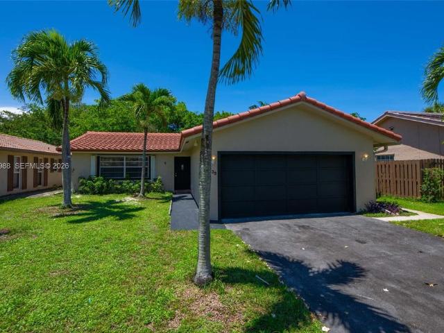 3 bedroom luxury Villa for rent in Coral Springs, Florida