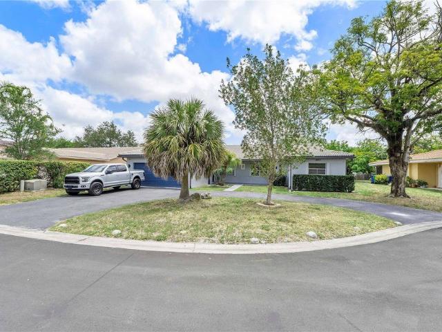 3 bedroom luxury Villa for rent in Coral Springs, Florida