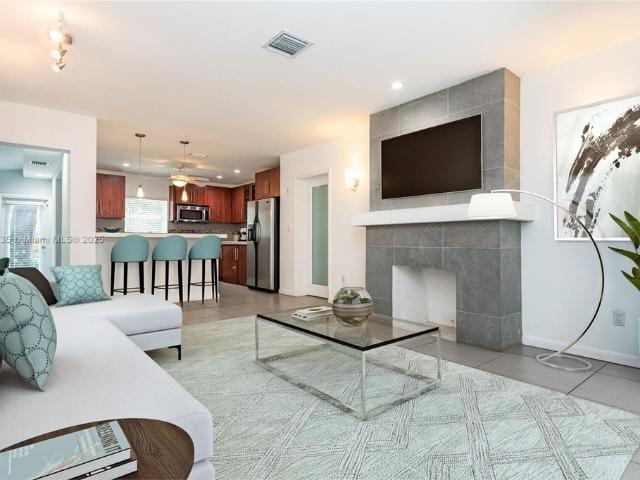3 bedroom luxury Villa for rent in El Portal, United States