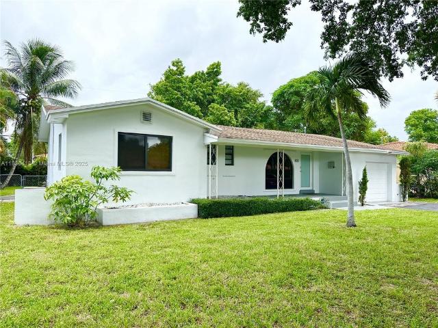 3 bedroom luxury Villa for rent in El Portal, Florida
