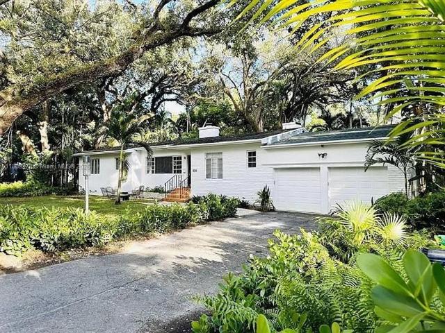 3 bedroom luxury Villa for rent in El Portal, Florida