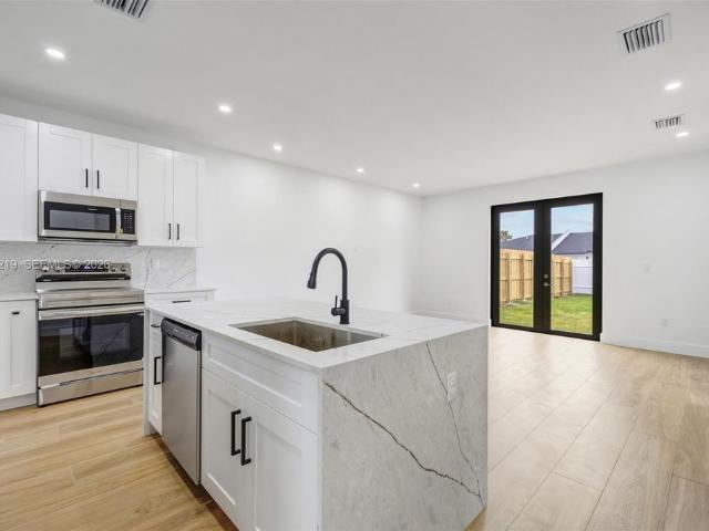 3 bedroom luxury Villa for rent in Goulds, United States