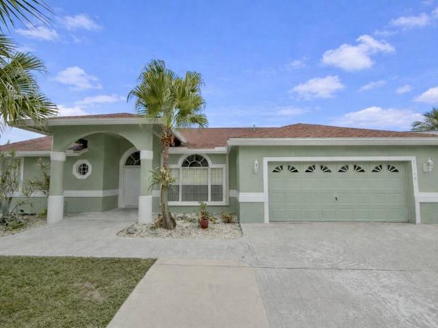 3 bedroom luxury Villa for rent in Greenacres City, Florida