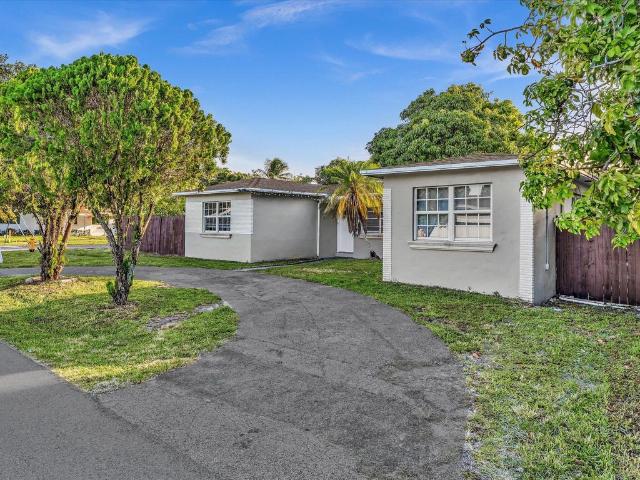 3 bedroom luxury Villa for rent in Hallandale, Florida