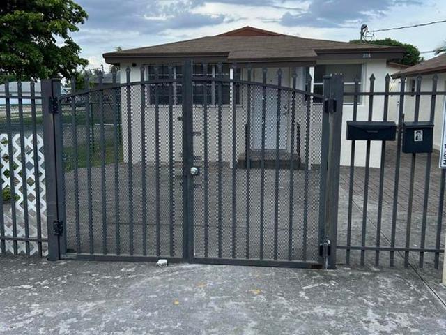 3 bedroom luxury Villa for rent in Hallandale, Florida