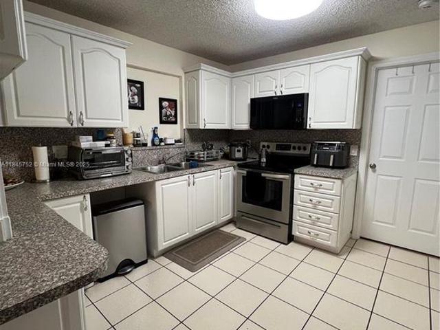 3 bedroom luxury Villa for rent in Haverhill, United States