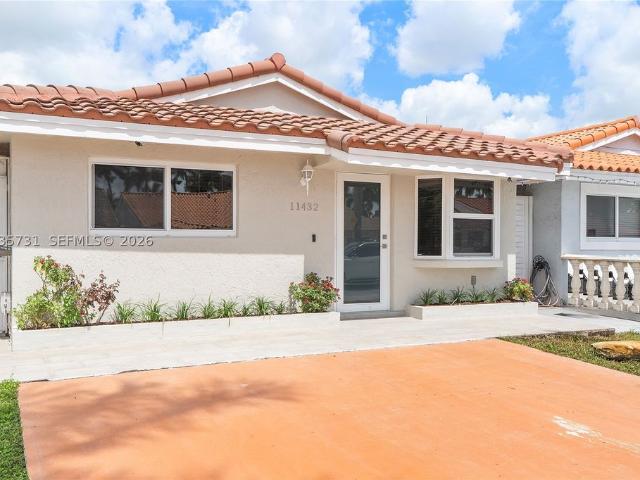 3 bedroom luxury Villa for rent in Hialeah Gardens, United States
