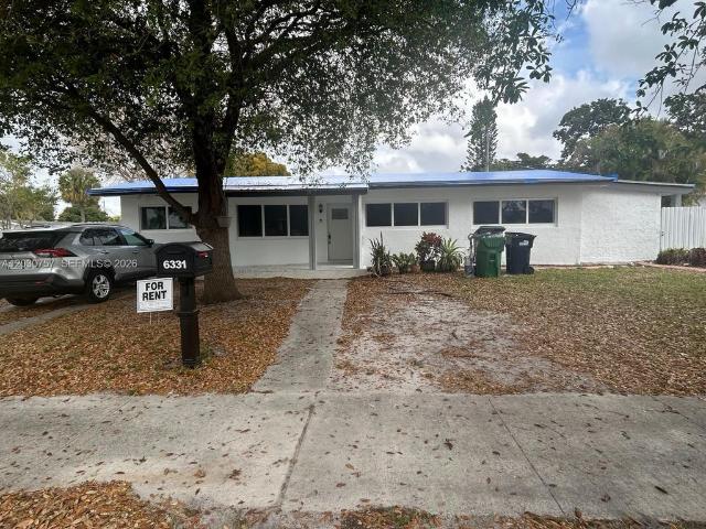 3 bedroom luxury Villa for rent in Hialeah, Florida