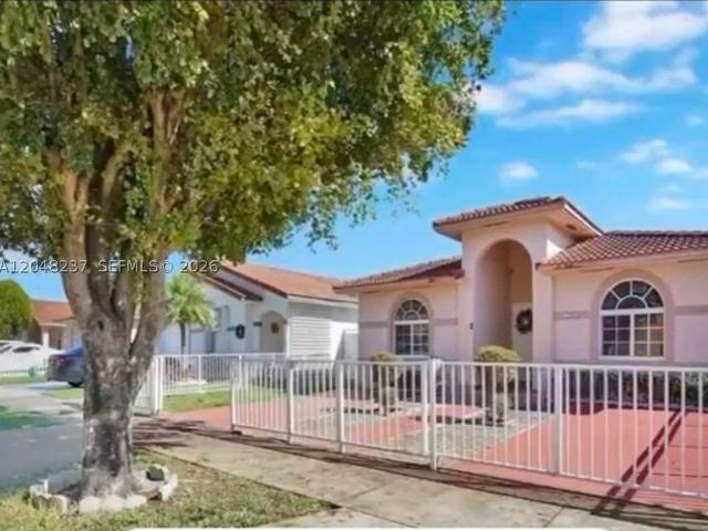 3 bedroom luxury Villa for rent in Hialeah, Florida