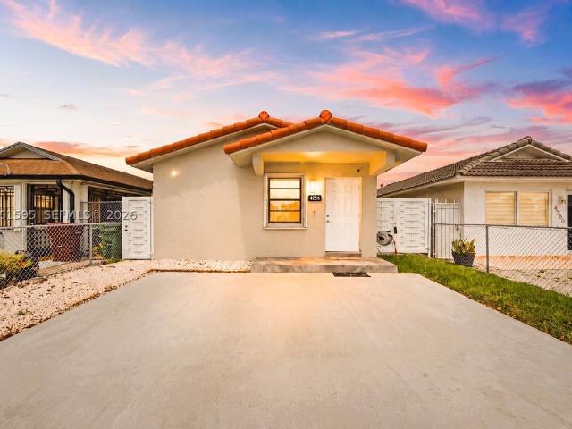 3 bedroom luxury Villa for rent in Hialeah, Florida