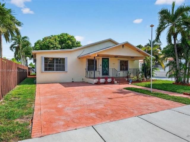3 bedroom luxury Villa for rent in Hialeah, United States