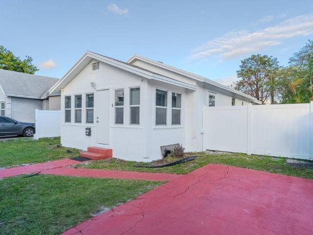 3 bedroom luxury Villa for rent in Hollywood, United States