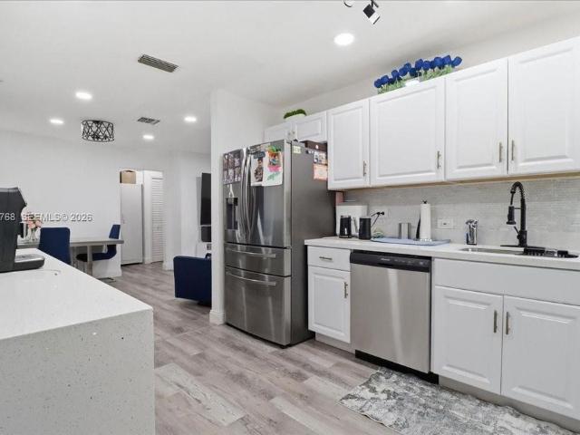 3 bedroom luxury Villa for rent in Hollywood, United States