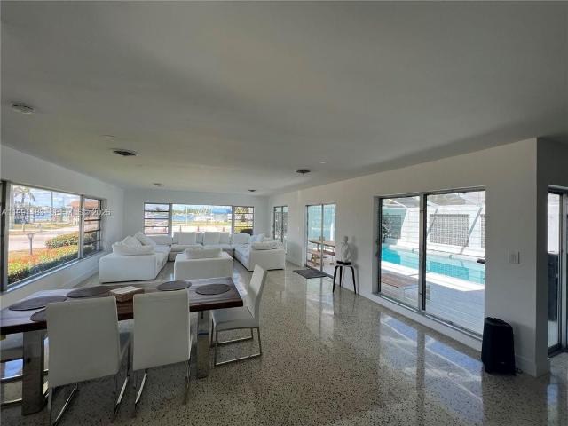 3 bedroom luxury Villa for rent in Hollywood, United States