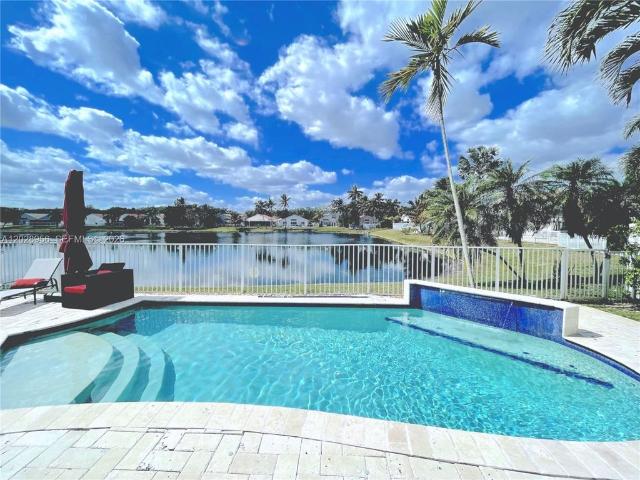 3 bedroom luxury Villa for rent in Hollywood, United States