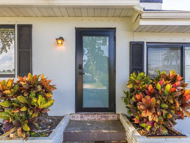 Luxury apartment complex for rent in Hollywood, United States