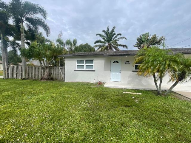 3 bedroom luxury Villa for rent in Lake Worth, Florida
