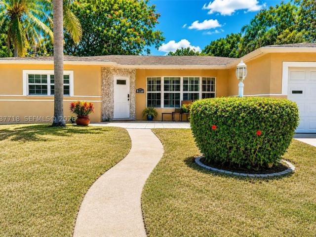 3 bedroom luxury Villa for rent in Lauderdale Lakes, Florida