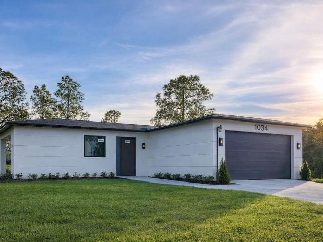 3 bedroom luxury Villa for rent in Lehigh Acres, Florida